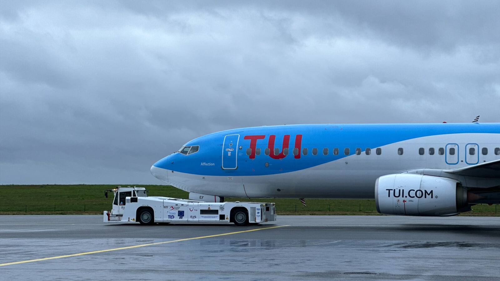 Brussels Airport and TUI fly test sustainable taxiing with Taxibot ...
